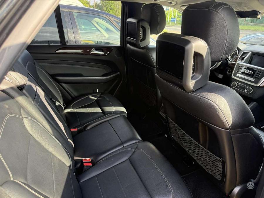 Melns Mercedes-Benz ML 350 2011 Viļņa, ar dzinēja tilpumu 3.50 L un nobraukumu 175 tūkst. km par 6500 €, foto 10 vietnē AUTOMOTO.COM.LV