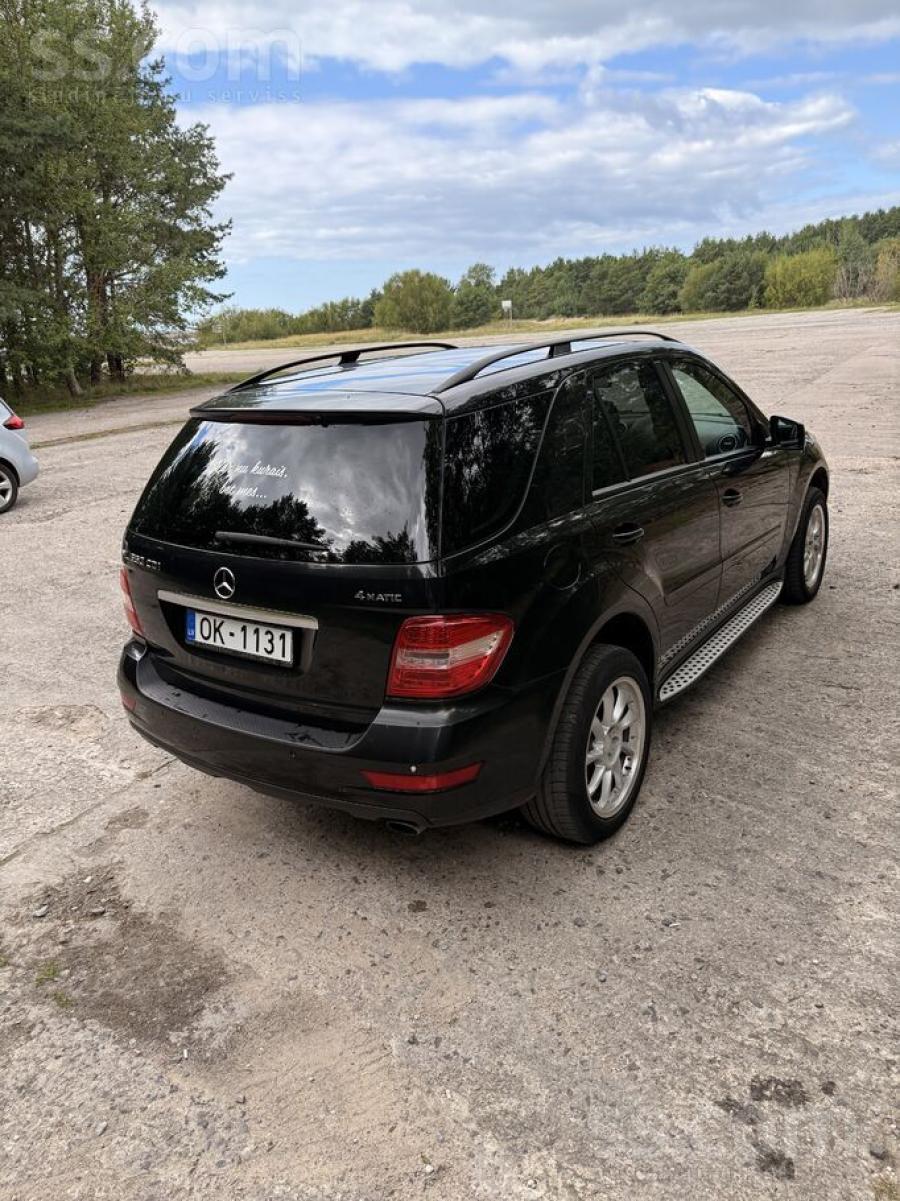 Black Mercedes-Benz ML 350 2011 in Liepaja, with an engine capacity of 3.00 L and mileage of 190 thousand km for 11500 €, photo 6 on AUTOMOTO.COM.LV