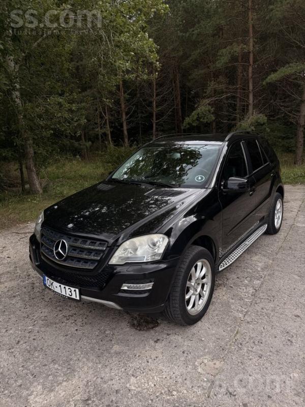 Black Mercedes-Benz ML 350 2011 in Liepaja, with an engine capacity of 3.00 L and mileage of 190 thousand km for 11500 €, photo 7 on AUTOMOTO.COM.LV