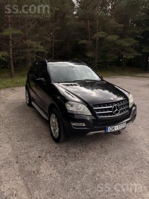Black Mercedes-Benz ML 350 2011 in Liepaja, with an engine capacity of 3.00 L and mileage of 190 thousand km for 11500 €, photo 8 on AUTOMOTO.COM.LV