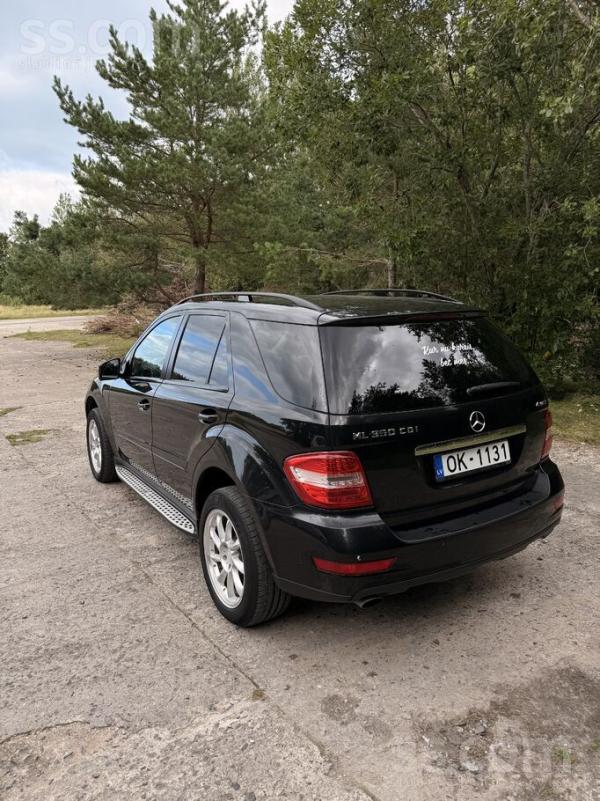 Black Mercedes-Benz ML 350 2011 in Liepaja, with an engine capacity of 3.00 L and mileage of 190 thousand km for 11500 €, photo 9 on AUTOMOTO.COM.LV
