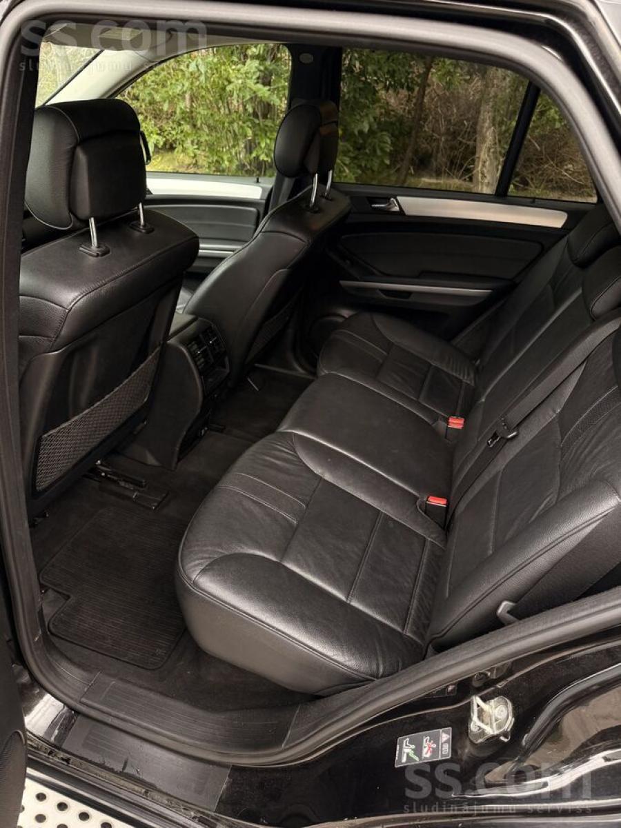 Black Mercedes-Benz ML 350 2011 in Liepaja, with an engine capacity of 3.00 L and mileage of 190 thousand km for 11500 €, photo 12 on AUTOMOTO.COM.LV