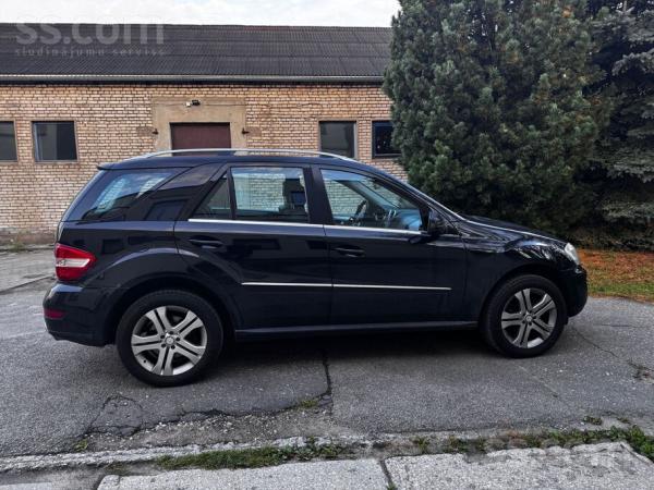 Black Mercedes-Benz ML 350 2011 in Riga, with an engine capacity of 3.50 L and mileage of 226 thousand km for 9000 €, photo 1 on AUTOMOTO.COM.LV