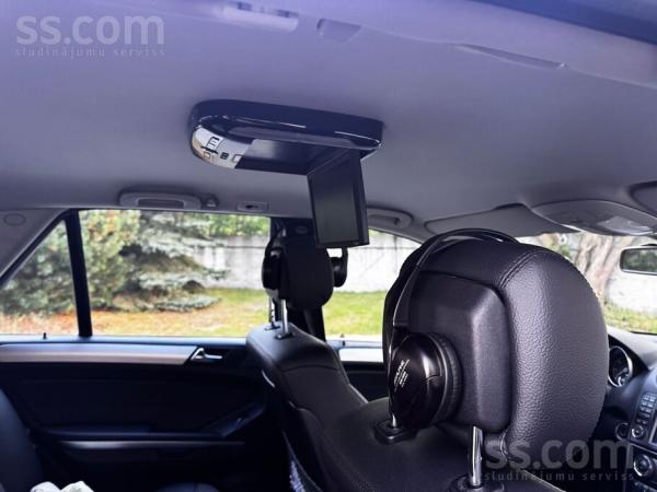 Black Mercedes-Benz ML 350 2011 in Riga, with an engine capacity of 3.50 L and mileage of 226 thousand km for 9000 €, photo 7 on AUTOMOTO.COM.LV