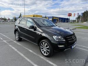 Black Mercedes-Benz ML 350 2011 in Riga, with an engine capacity of 3.00 L and mileage of 310 thousand km for 8200 €, photo 6 on AUTOMOTO.COM.LV