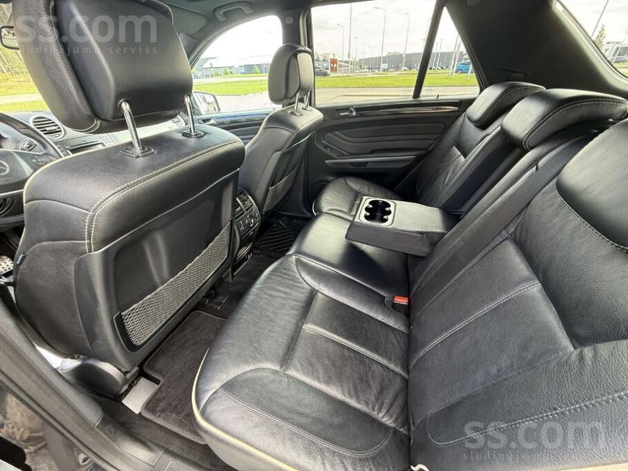 Black Mercedes-Benz ML 350 2011 in Riga, with an engine capacity of 3.00 L and mileage of 310 thousand km for 8200 €, photo 14 on AUTOMOTO.COM.LV