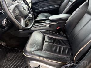 Black Mercedes-Benz ML 350 2011 in Riga, with an engine capacity of 3.00 L and mileage of 310 thousand km for 8200 €, photo 17 on AUTOMOTO.COM.LV