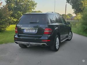 Melns Mercedes-Benz ML 350 2011 Raseiniai, ar dzinēja tilpumu 2.99 L un nobraukumu 218 tūkst. km par 8300 €, foto 6 vietnē AUTOMOTO.COM.LV
