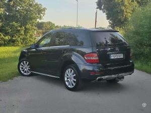 Melns Mercedes-Benz ML 350 2011 Raseiniai, ar dzinēja tilpumu 2.99 L un nobraukumu 218 tūkst. km par 8300 €, foto 9 vietnē AUTOMOTO.COM.LV