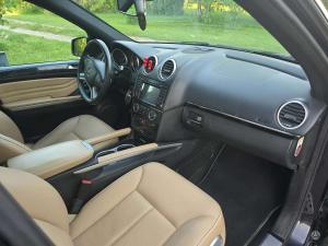 Melns Mercedes-Benz ML 350 2011 Raseiniai, ar dzinēja tilpumu 2.99 L un nobraukumu 218 tūkst. km par 8300 €, foto 15 vietnē AUTOMOTO.COM.LV