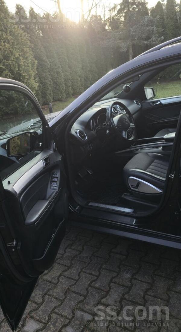 Melns Mercedes-Benz ML 350 2011 Rīga, ar dzinēja tilpumu 3.00 L un nobraukumu 284 tūkst. km par 7700 €, foto 3 vietnē AUTOMOTO.COM.LV