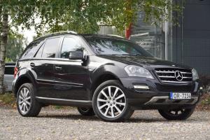 Melns Mercedes-Benz ML 350 2011 Rīga, ar dzinēja tilpumu 3.00 L un nobraukumu 309 tūkst. km par 7790 €, foto 5 vietnē AUTOMOTO.COM.LV