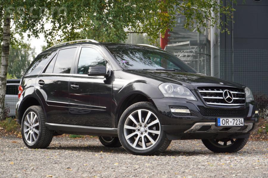 Melns Mercedes-Benz ML 350 2011 Rīga, ar dzinēja tilpumu 3.00 L un nobraukumu 309 tūkst. km par 7790 €, foto 5 vietnē AUTOMOTO.COM.LV