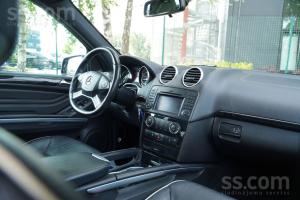 Melns Mercedes-Benz ML 350 2011 Rīga, ar dzinēja tilpumu 3.00 L un nobraukumu 309 tūkst. km par 7790 €, foto 21 vietnē AUTOMOTO.COM.LV