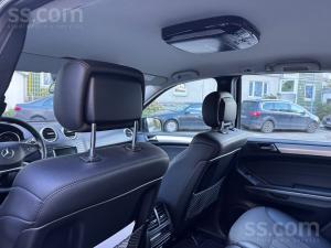 Melns Mercedes-Benz ML 350 2011 Rīga, ar dzinēja tilpumu 3.50 L un nobraukumu 226 tūkst. km par 7800 €, foto 8 vietnē AUTOMOTO.COM.LV