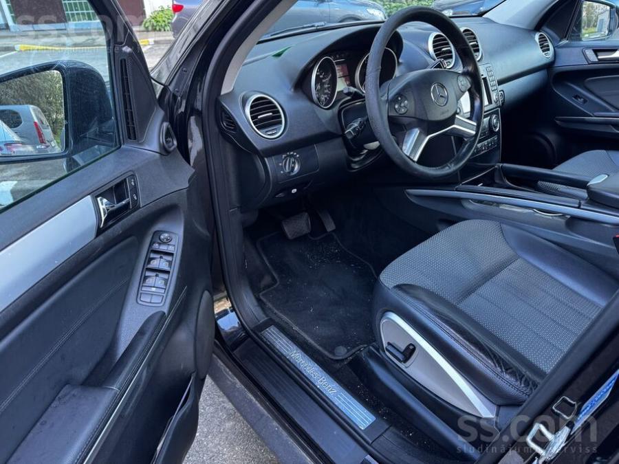 Melns Mercedes-Benz ML 350 2011 Rīga, ar dzinēja tilpumu 3.50 L un nobraukumu 226 tūkst. km par 7800 €, foto 12 vietnē AUTOMOTO.COM.LV