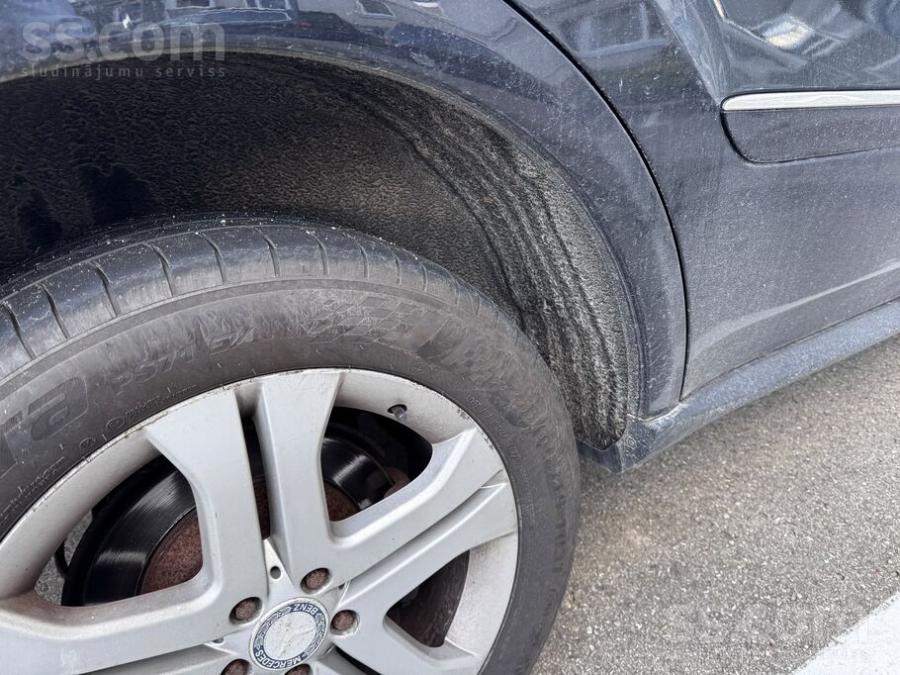 Melns Mercedes-Benz ML 350 2011 Rīga, ar dzinēja tilpumu 3.50 L un nobraukumu 226 tūkst. km par 7800 €, foto 21 vietnē AUTOMOTO.COM.LV