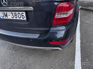 Melns Mercedes-Benz ML 350 2011 Rīga, ar dzinēja tilpumu 3.50 L un nobraukumu 226 tūkst. km par 7800 €, foto 24 vietnē AUTOMOTO.COM.LV