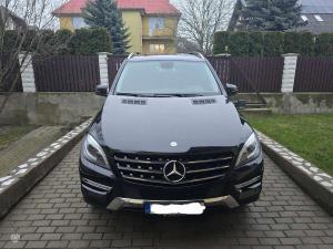 Black Mercedes-Benz ML 350 2012 in Klaipeda, with an engine capacity of 3.00 L and mileage of 284 thousand km for 10700 €, photo 2 on AUTOMOTO.COM.LV