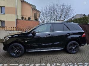 Black Mercedes-Benz ML 350 2012 in Klaipeda, with an engine capacity of 3.00 L and mileage of 284 thousand km for 10700 €, photo 7 on AUTOMOTO.COM.LV