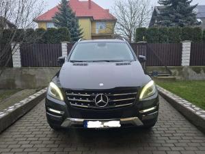 Black Mercedes-Benz ML 350 2012 in Klaipeda, with an engine capacity of 3.00 L and mileage of 284 thousand km for 10700 €, photo 8 on AUTOMOTO.COM.LV