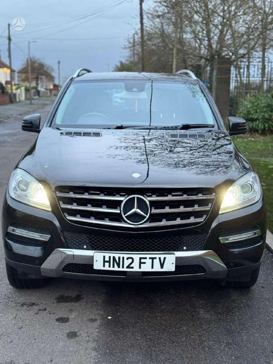 Black Mercedes-Benz ML 350 2012 in Telschi, with an engine capacity of 2.99 L and mileage of 157 thousand km for 7600 €, photo 3 on AUTOMOTO.COM.LV