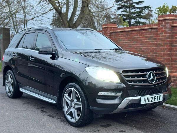 Black Mercedes-Benz ML 350 2012 in Telschi, with an engine capacity of 2.99 L and mileage of 157 thousand km for 7600 €, photo 4 on AUTOMOTO.COM.LV