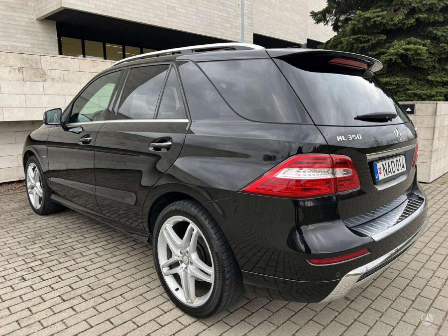 Black Mercedes-Benz ML 350 2012 in Vilnius, with an engine capacity of 3.00 L and mileage of 240 thousand km for 15500 €, photo 9 on AUTOMOTO.COM.LV