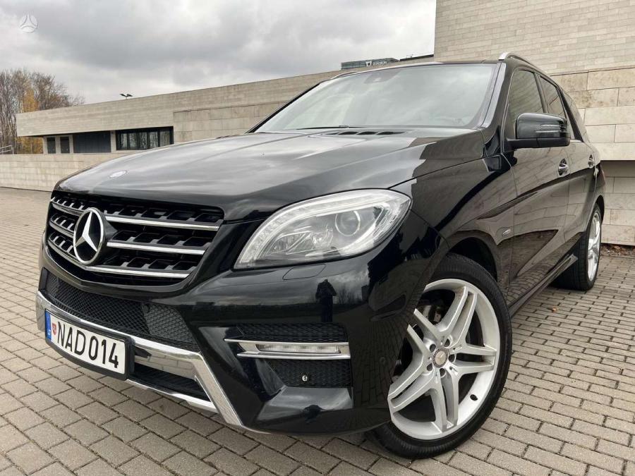 Black Mercedes-Benz ML 350 2012 in Vilnius, with an engine capacity of 3.00 L and mileage of 240 thousand km for 15500 €, photo 24 on AUTOMOTO.COM.LV