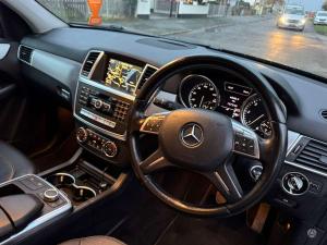 Melns Mercedes-Benz ML 350 2012 Kauņa, ar dzinēja tilpumu 3.50 L un nobraukumu 150 tūkst. km par 8000 €, foto 3 vietnē AUTOMOTO.COM.LV