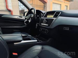 Black Mercedes-Benz ML 350 2012 in Cesis, with an engine capacity of 3.00 L and mileage of 0 thousand km for 14990 €, photo 17 on AUTOMOTO.COM.LV