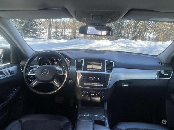 Melns Mercedes-Benz ML 350 2012 Kaišiadorys, ar dzinēja tilpumu 0.00 L un nobraukumu 277 tūkst. km par 13400 €, foto 8 vietnē AUTOMOTO.COM.LV