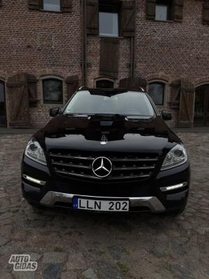 Melns Mercedes-Benz ML 350 2012 Klaipėda, ar dzinēja tilpumu 3.00 L un nobraukumu 260 tūkst. km par 12800 €, foto 5 vietnē AUTOMOTO.COM.LV