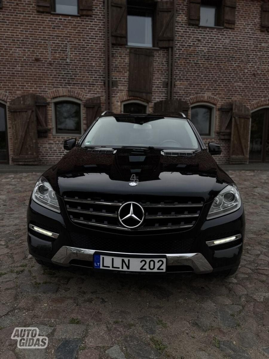 Melns Mercedes-Benz ML 350 2012 Klaipėda, ar dzinēja tilpumu 3.00 L un nobraukumu 260 tūkst. km par 12800 €, foto 5 vietnē AUTOMOTO.COM.LV