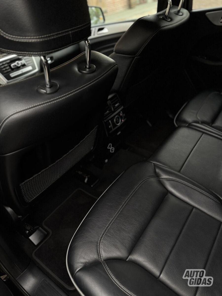Melns Mercedes-Benz ML 350 2012 Klaipėda, ar dzinēja tilpumu 3.00 L un nobraukumu 260 tūkst. km par 12800 €, foto 10 vietnē AUTOMOTO.COM.LV