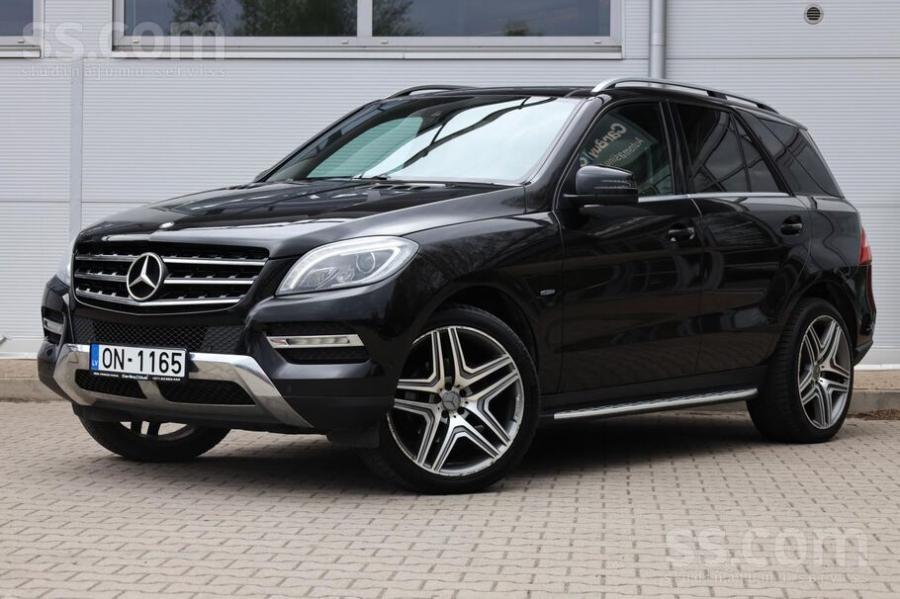 Melns Mercedes-Benz ML 350 2012 Rīga, ar dzinēja tilpumu 3.00 L un nobraukumu 0 tūkst. km par 12995 €, foto 1 vietnē AUTOMOTO.COM.LV