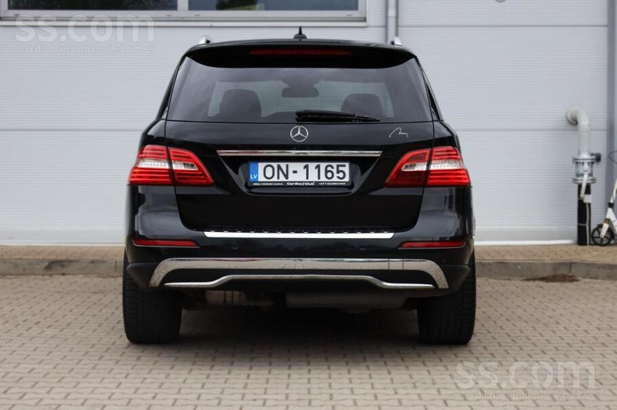 Melns Mercedes-Benz ML 350 2012 Rīga, ar dzinēja tilpumu 3.00 L un nobraukumu 0 tūkst. km par 12995 €, foto 9 vietnē AUTOMOTO.COM.LV