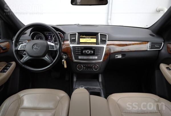 Black Mercedes-Benz ML 350 2012 in Riga, with an engine capacity of 3.00 L and mileage of 0 thousand km for 12995 €, photo 10 on AUTOMOTO.COM.LV