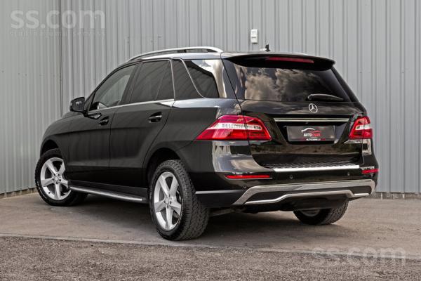 Melns Mercedes-Benz ML 350 2012 Ogre, ar dzinēja tilpumu 3.00 L un nobraukumu 198 tūkst. km par 16900 €, foto 3 vietnē AUTOMOTO.COM.LV