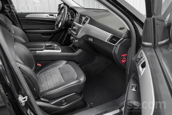 Melns Mercedes-Benz ML 350 2012 Ogre, ar dzinēja tilpumu 3.00 L un nobraukumu 198 tūkst. km par 16900 €, foto 7 vietnē AUTOMOTO.COM.LV