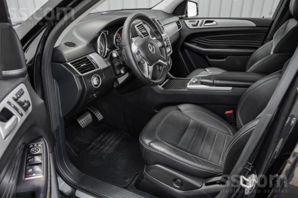 Melns Mercedes-Benz ML 350 2012 Ogre, ar dzinēja tilpumu 3.00 L un nobraukumu 198 tūkst. km par 16900 €, foto 8 vietnē AUTOMOTO.COM.LV