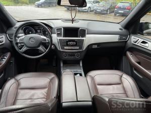Melns Mercedes-Benz ML 350 2012 Rīga, ar dzinēja tilpumu 3.00 L un nobraukumu 341 tūkst. km par 13500 €, foto 4 vietnē AUTOMOTO.COM.LV
