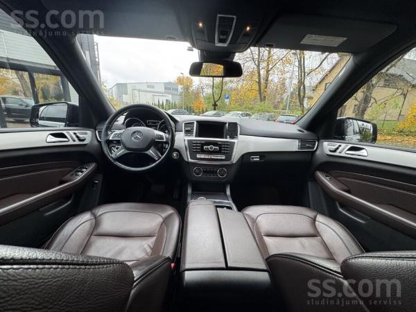 Melns Mercedes-Benz ML 350 2012 Rīga, ar dzinēja tilpumu 3.00 L un nobraukumu 341 tūkst. km par 13500 €, foto 4 vietnē AUTOMOTO.COM.LV
