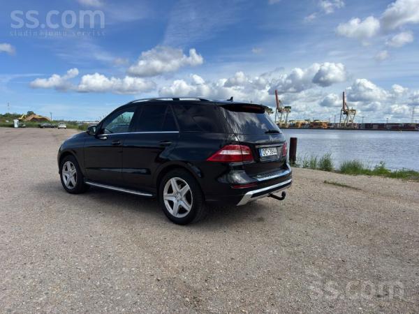 Melns Mercedes-Benz ML 350 2012 Rīga, ar dzinēja tilpumu 3.00 L un nobraukumu 341 tūkst. km par 13500 €, foto 5 vietnē AUTOMOTO.COM.LV