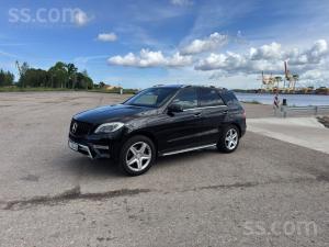 Melns Mercedes-Benz ML 350 2012 Rīga, ar dzinēja tilpumu 3.00 L un nobraukumu 341 tūkst. km par 13500 €, foto 7 vietnē AUTOMOTO.COM.LV