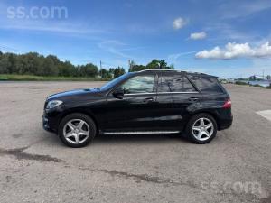 Melns Mercedes-Benz ML 350 2012 Rīga, ar dzinēja tilpumu 3.00 L un nobraukumu 341 tūkst. km par 13500 €, foto 8 vietnē AUTOMOTO.COM.LV