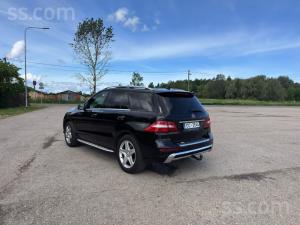 Melns Mercedes-Benz ML 350 2012 Rīga, ar dzinēja tilpumu 3.00 L un nobraukumu 341 tūkst. km par 13500 €, foto 9 vietnē AUTOMOTO.COM.LV