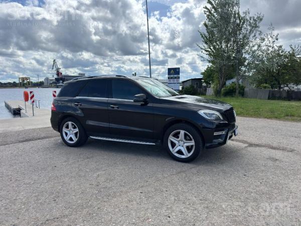 Melns Mercedes-Benz ML 350 2012 Rīga, ar dzinēja tilpumu 3.00 L un nobraukumu 341 tūkst. km par 13500 €, foto 9 vietnē AUTOMOTO.COM.LV