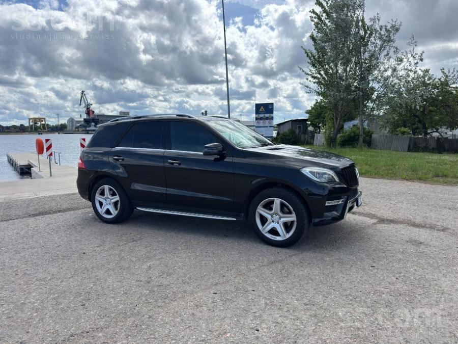 Melns Mercedes-Benz ML 350 2012 Rīga, ar dzinēja tilpumu 3.00 L un nobraukumu 341 tūkst. km par 13500 €, foto 10 vietnē AUTOMOTO.COM.LV