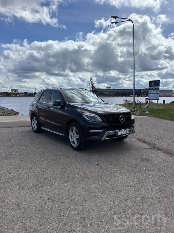 Melns Mercedes-Benz ML 350 2012 Rīga, ar dzinēja tilpumu 3.00 L un nobraukumu 341 tūkst. km par 13500 €, foto 10 vietnē AUTOMOTO.COM.LV